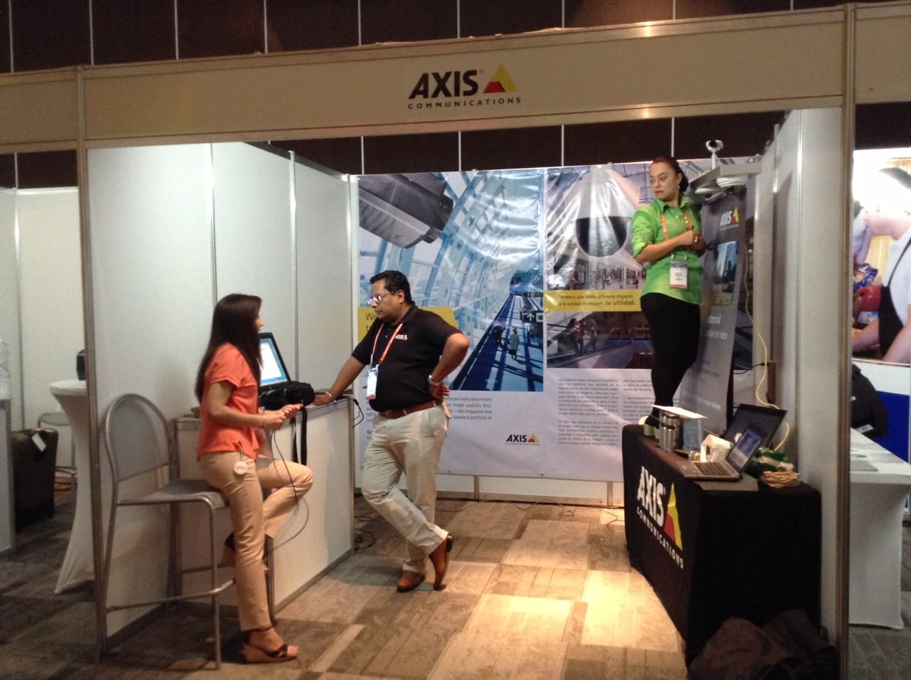 Stand AXIS Decoración & Mobiliario (standscancun) Elstand.com