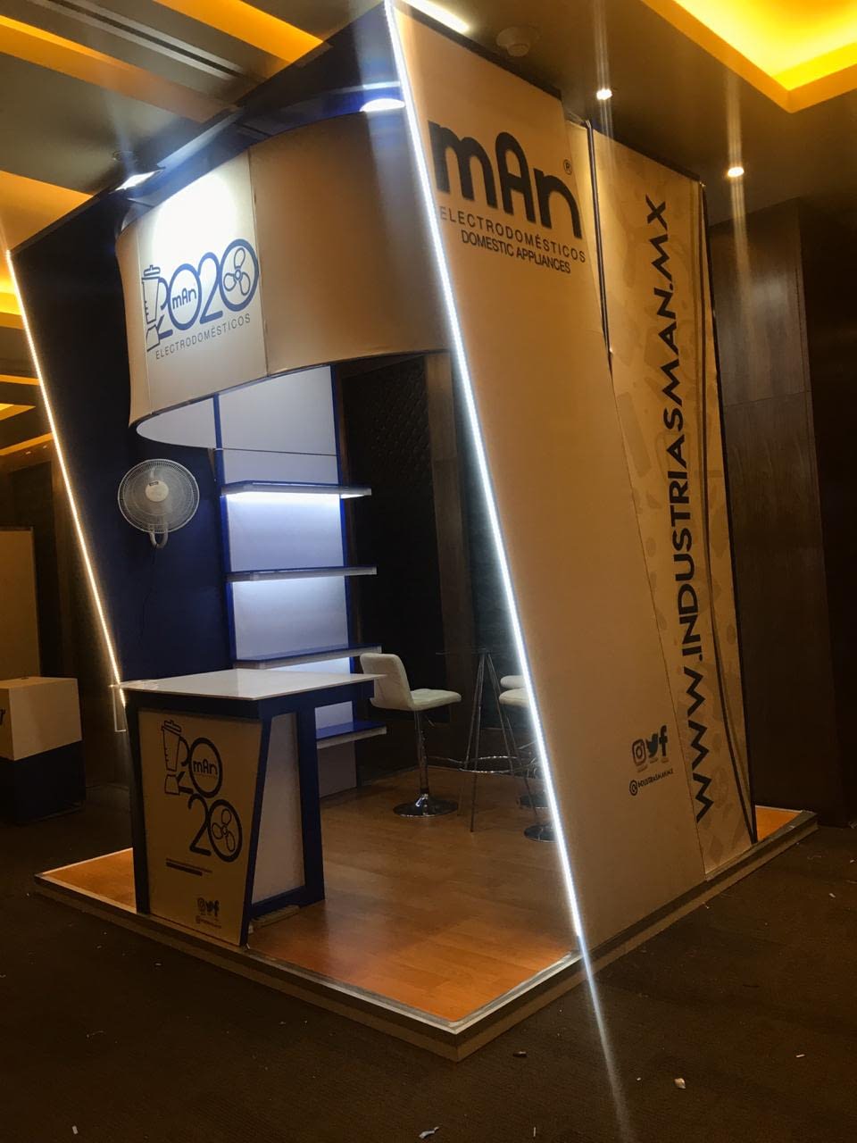 Diseño de stand 3x3 para MAN