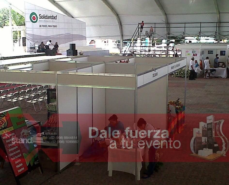 Montaje de 32 Stands en Playa del Carmen.